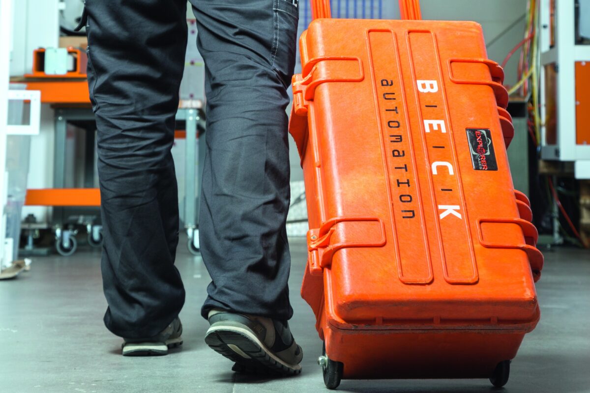 Service - IML (In Mould Labeling - Beck Automation